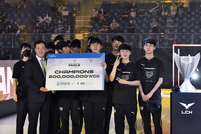 우리은행, ‘2022 LCK 우승팀 GEN.G’ 시상식 진행