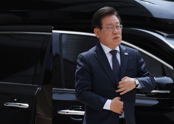 ‘불법 대북송금 이재명 사건 변호인 7명 등록했는데…“수십억 원대 변호사비는 어디서”